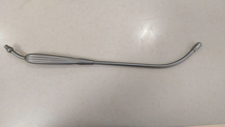 Yankauer suction tube - Surgicaltechie.com